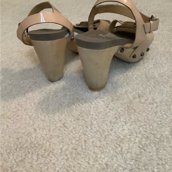Flogg | Shoes | Flogg Swedish Nude Patent Comfort Clog Heels Size 65 ...